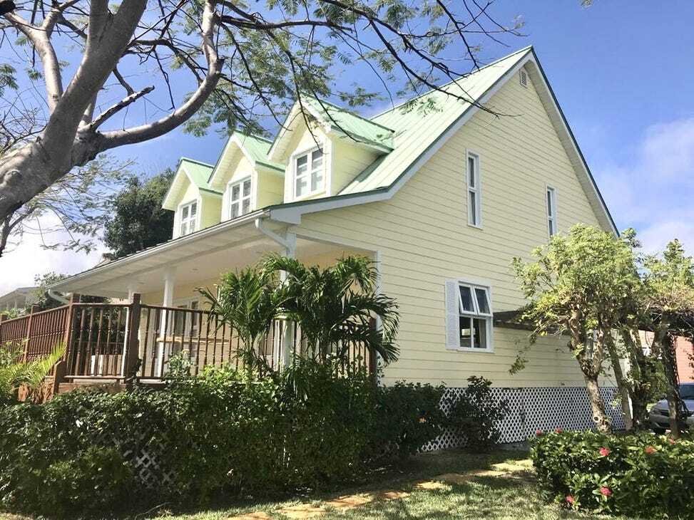 Luxurious Four Bedroom Accommodation On In Freeport, Freeport, The ...