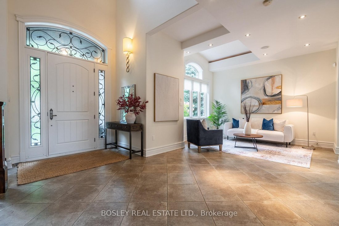 Spacious Custom Bungaloft In Old Ancaster In Hamilton, Ontario, Canada ...