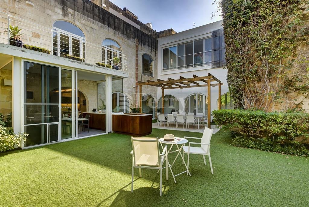 A Recently Renovated House Of Character With A Garden & Pool In Balzan ...