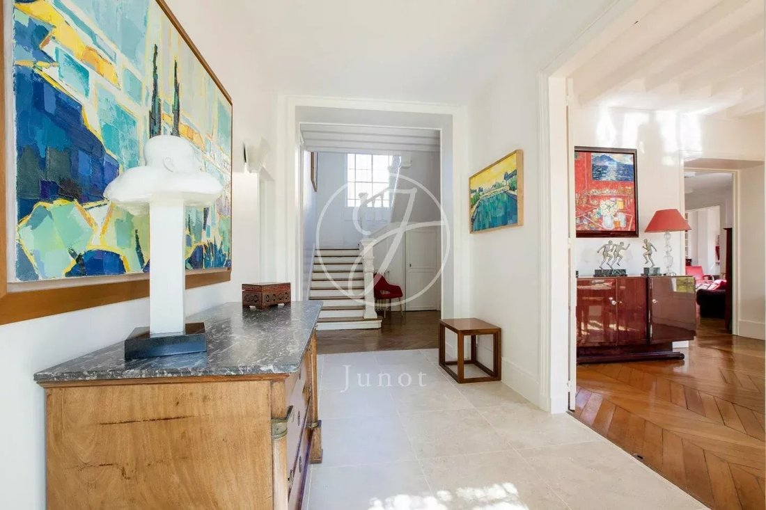 Garches Centre Ville House For In Marnes La Coquette, île De France ...