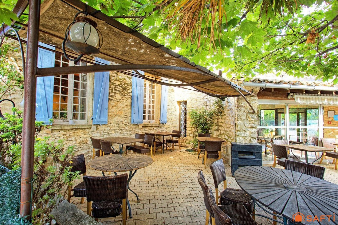 Hotel Restaurant 750 M2 En Aviñón, Provenza Alpes Costa Azul, Francia ...