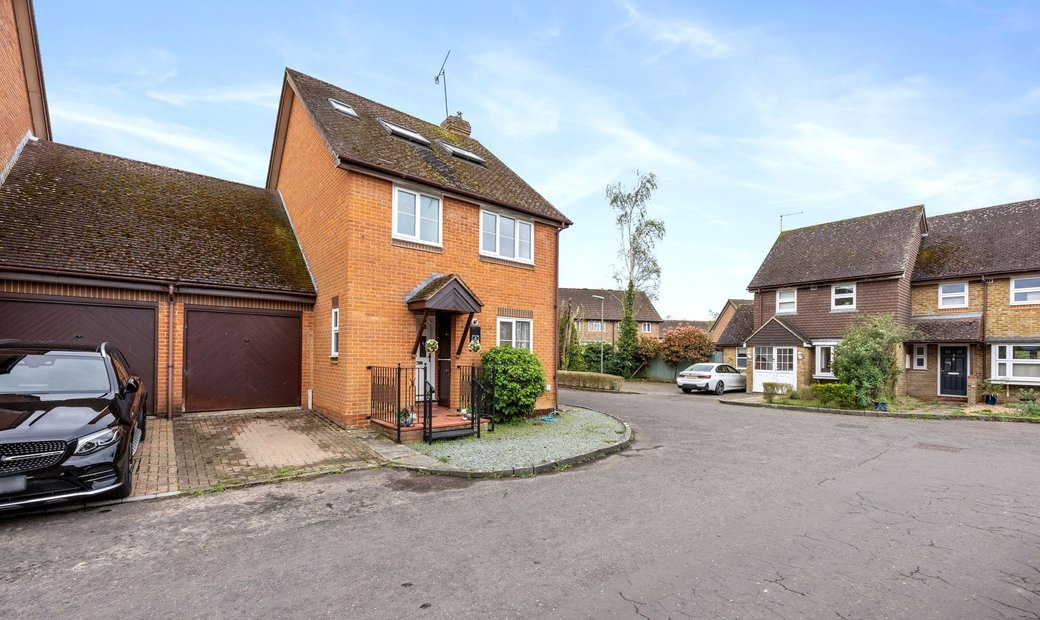 House Horley In Horley, England, United Kingdom For Sale (15541515)