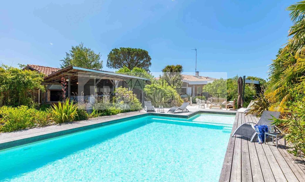 Soustons House In Soustons, Nouvelle Aquitaine, France For Sale (15542182)
