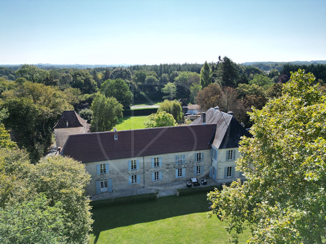 Magnificently Proportioned Castle In Bergerac, Nouvelle Aquitaine ...