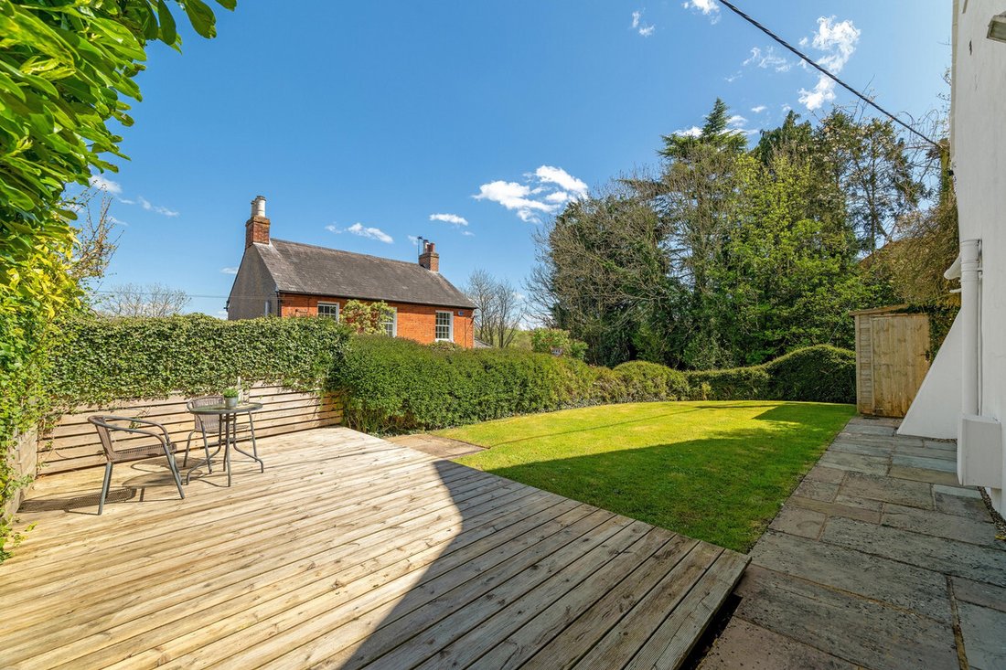 3 Bedroom Detached House For Sale In Frieth In Frieth, England, United ...