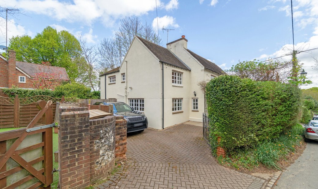 3 Bedroom Detached House For Sale In Frieth In Frieth, England, United ...