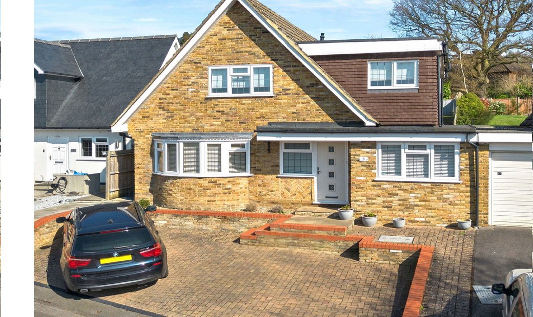 5 Bedroom Link Detached House For Sale In In Brentwood, England, United ...
