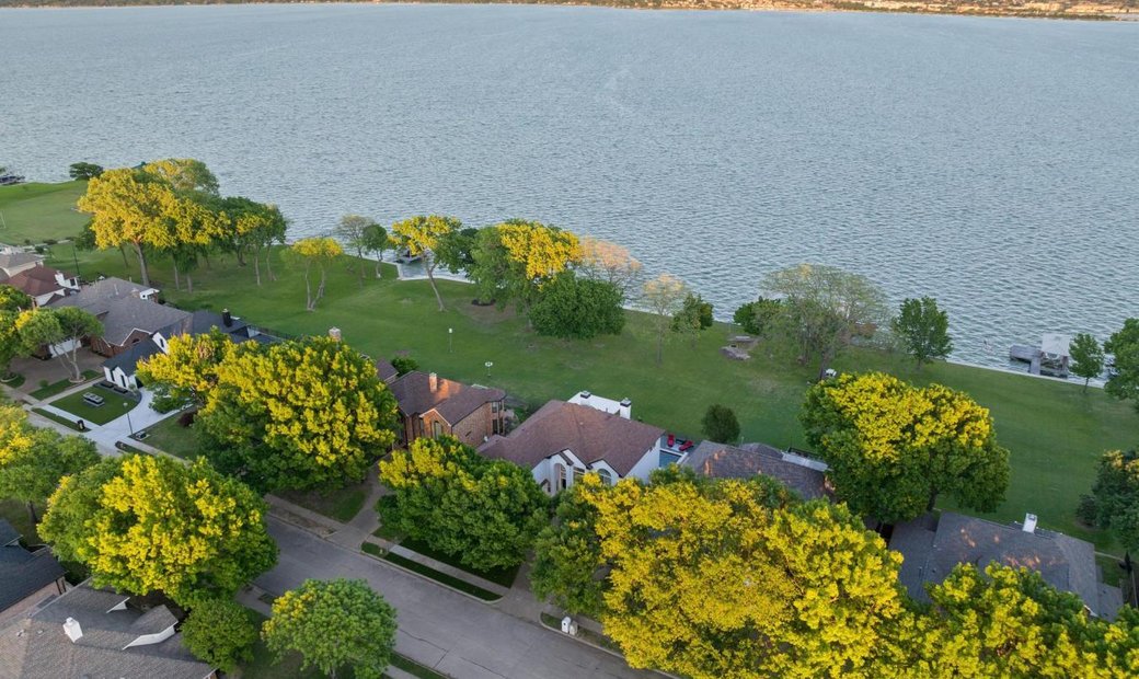 Luxury Home On Lake Ray Hubbard In Rowlett, Texas, United States For ...