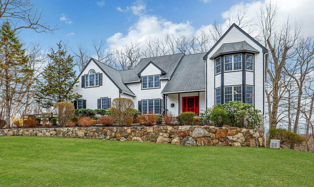 Classic Colonial On 4.41 Acres In Goldens Bridge, New York, United ...