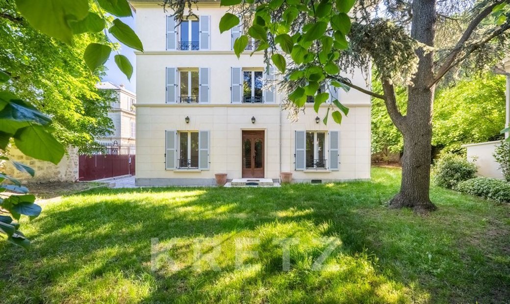 Exclusive Property In Saint Germain En Laye, île De France, France For ...