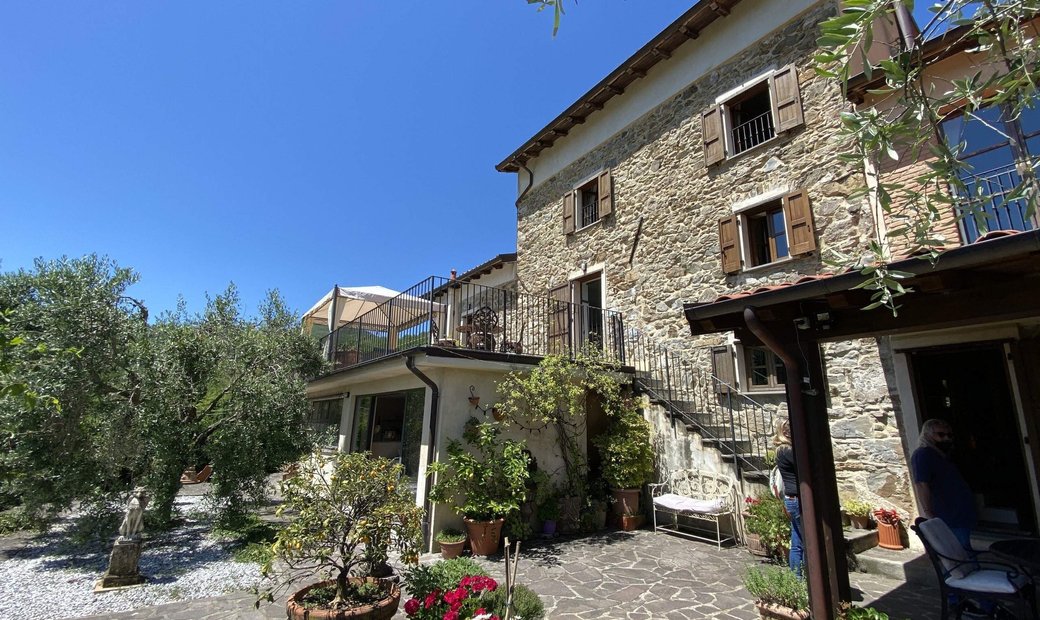 Detached Tuscan Stone House Set In The Lunigiana In Tresana, Tuscany ...