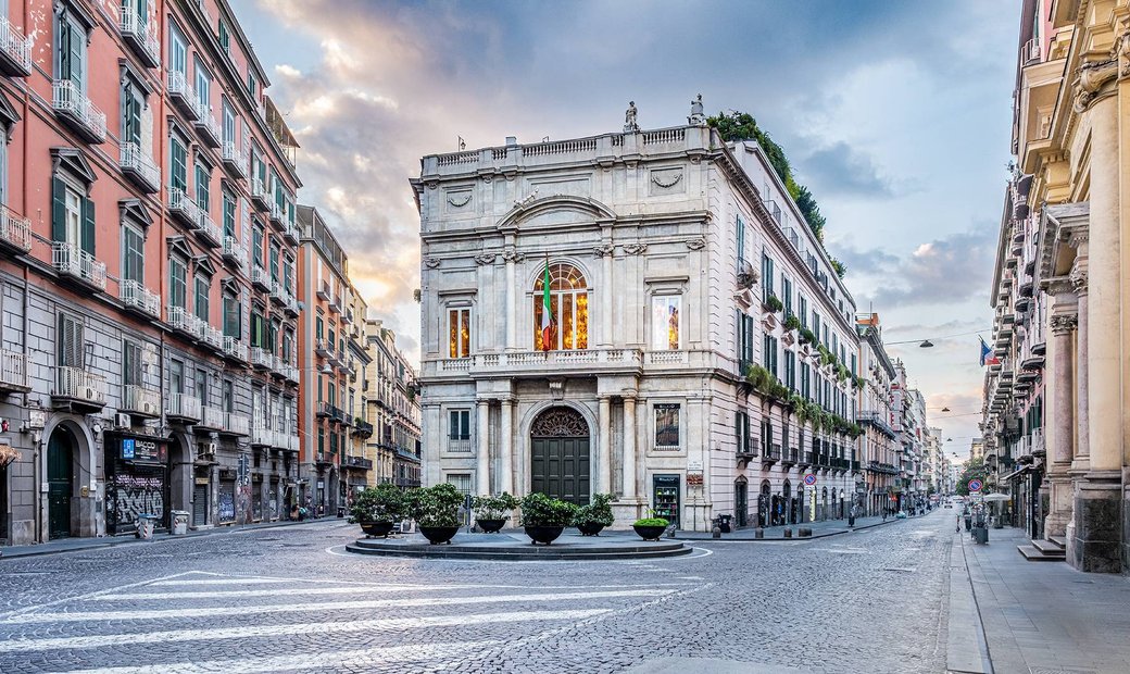 Monumental Historic Mansion In The Heart Of Naples In Naples, Campania ...