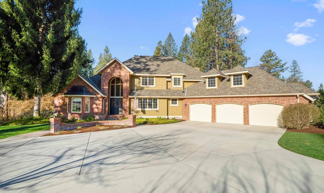 Timeless Traditional Home On On Park Like In Spokane, Washington ...