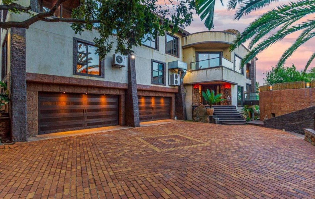 10 Bedroom House For Sale In In Johannesburg South, Gauteng, South ...