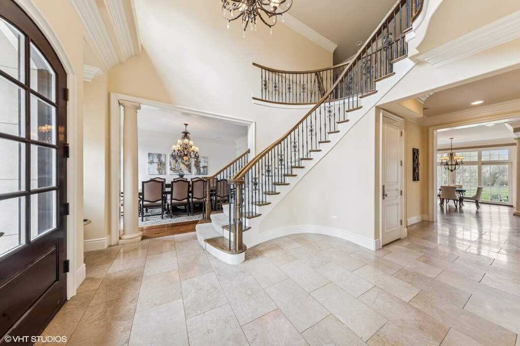 Ideal Blend Of Family Focused Luxury And In Burr Ridge, Illinois ...