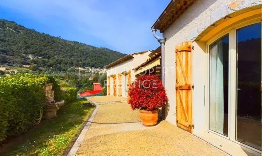 Single Story House 127 M2 With In Falicon, Provence Alpes Côte D'azur ...