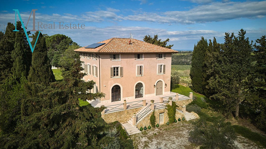 Prestigious Estate With Villa And Vineyards For Sale In In Tuscany ...