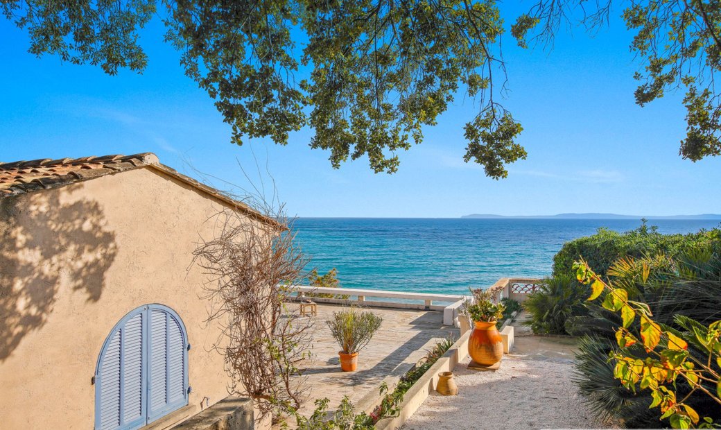 A Waterfront Dans Rayol Canadel Sur Mer, Provence Alpes Côte D'azur ...