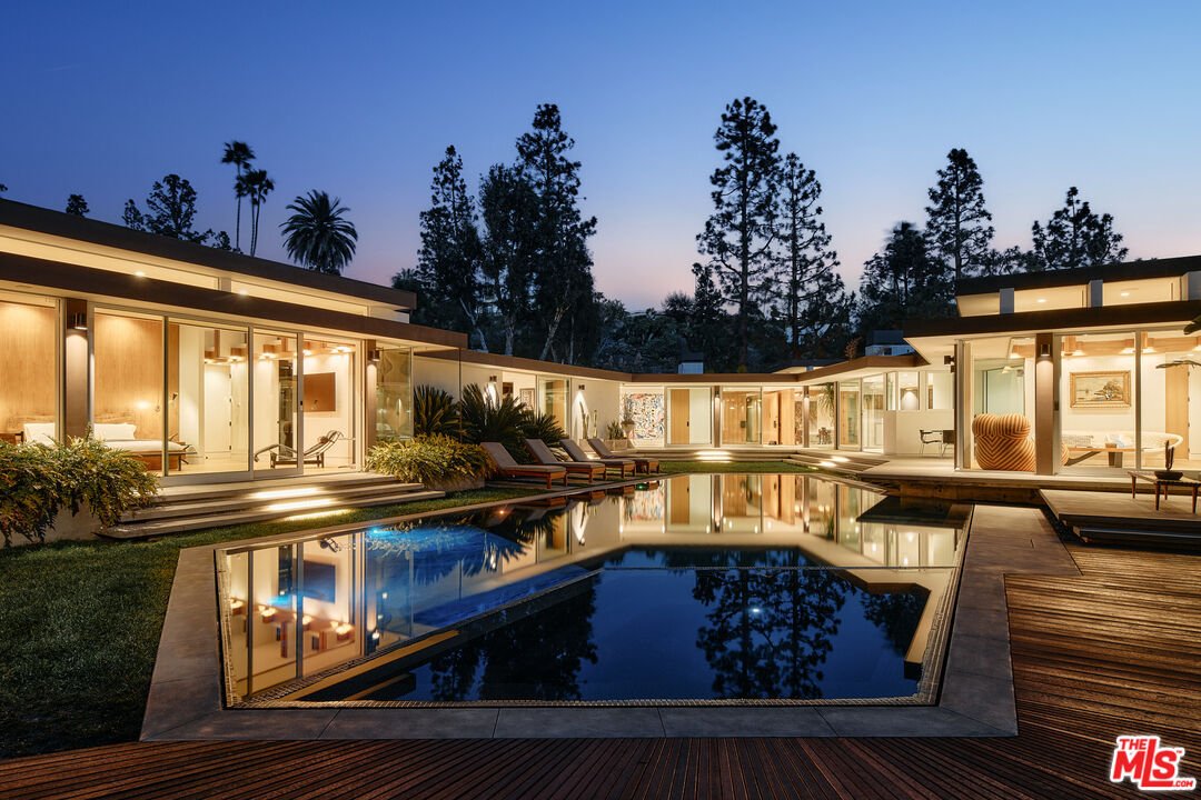 6 Bedrooms Single Family Detached In Beverly Hills, California, United ...