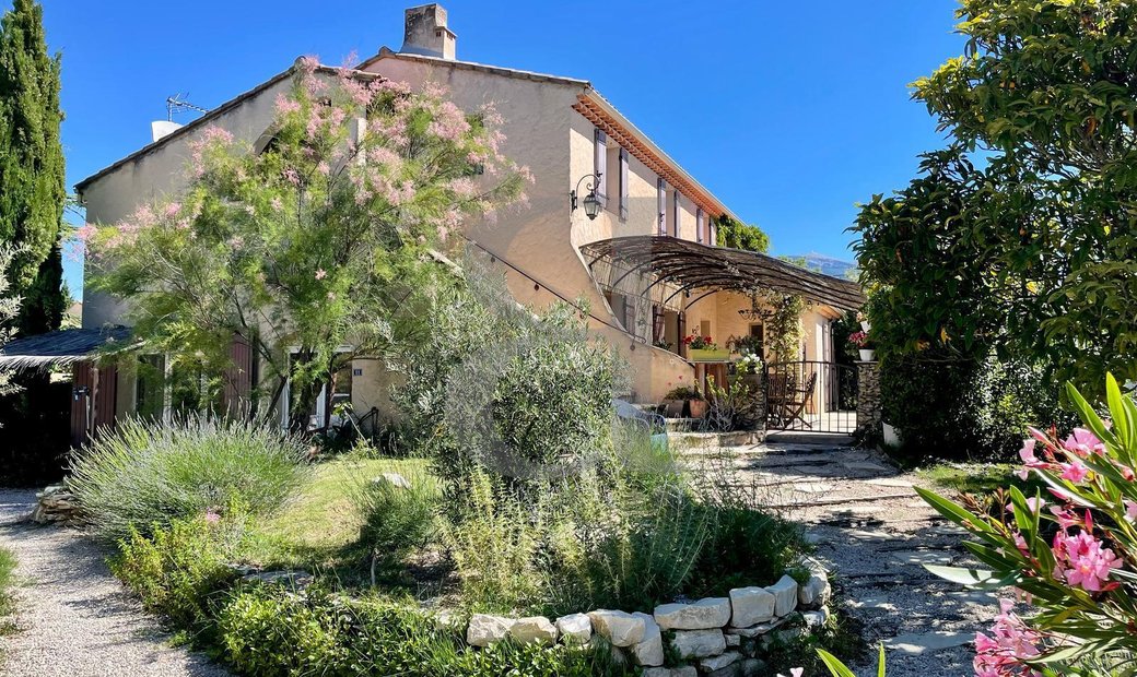 Bédoin In Bédoin, Provence Alpes Côte D'azur, France For Sale (15596660)