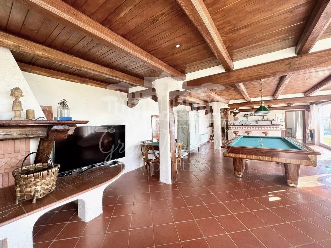 Pietrasanta, Strettoia; Stunning Hillside Property In Strettoia ...