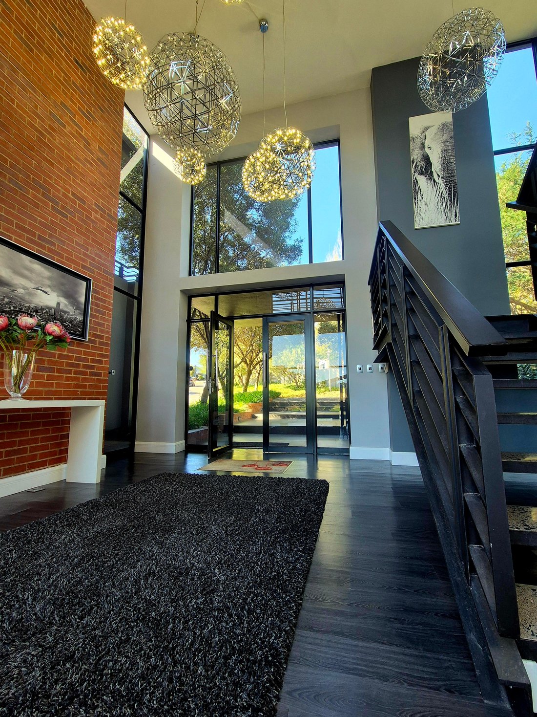 Stunning Contemporary Home On Golf Course. In Centurion, Gauteng, South ...