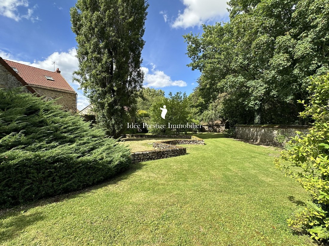 Nandy House In Nandy, île De France, France For Sale (15611937)