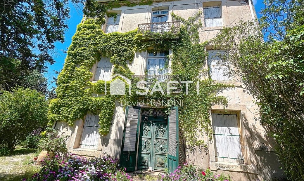 Élégante Demeure De Caractère De 1860 à In Quarante, Occitanie, France ...