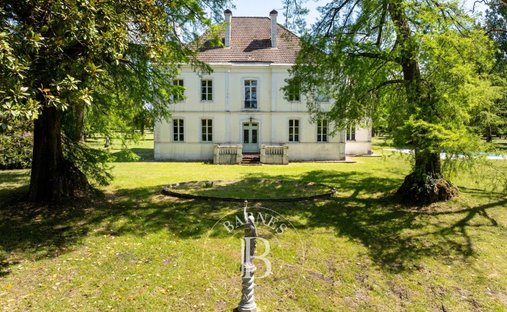 Luxury estates with garage for sale in Linxe, Nouvelle-Aquitaine ...