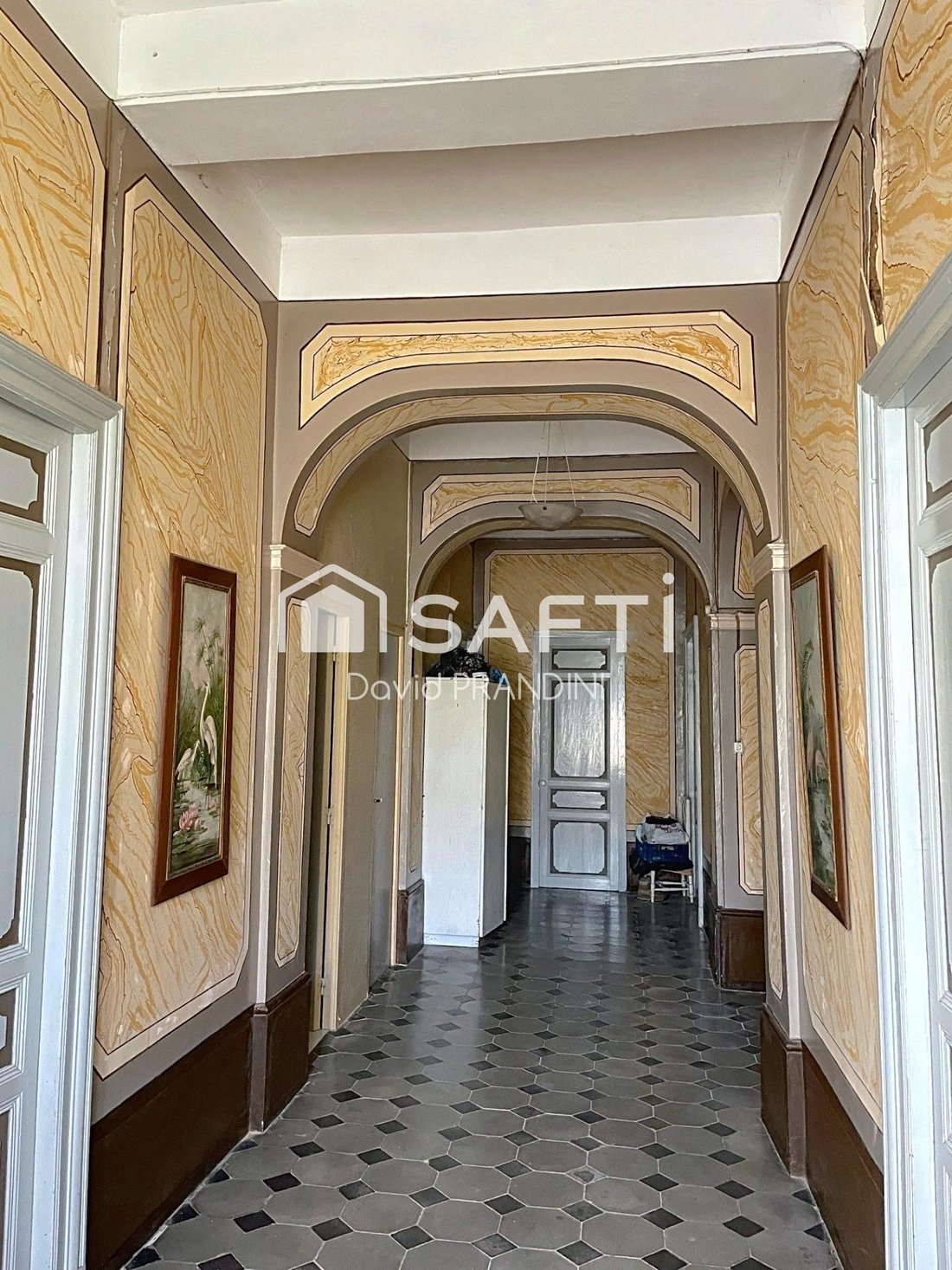 Élégante Demeure De Caractère De 1860 à In Quarante, Occitanie, France ...