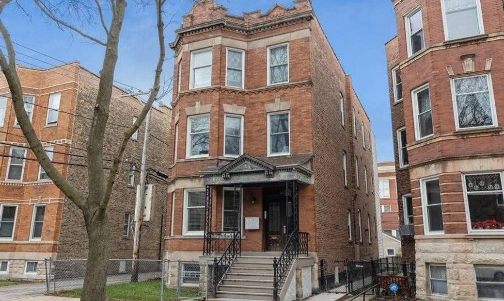 Multi Unit Chicago United States In Chicago, Illinois, United States ...