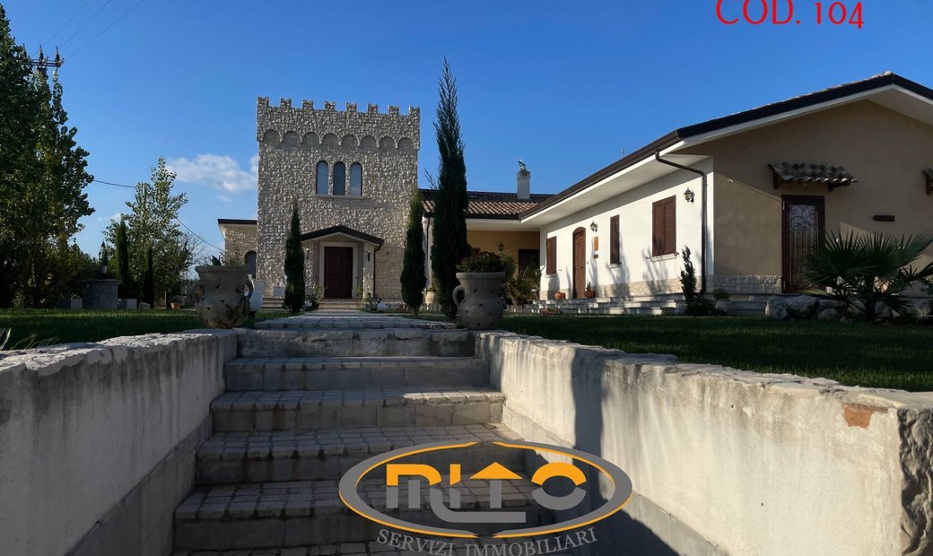 Villa In Vendita A Telese Terme In Telese Terme, Campania, Italy For ...