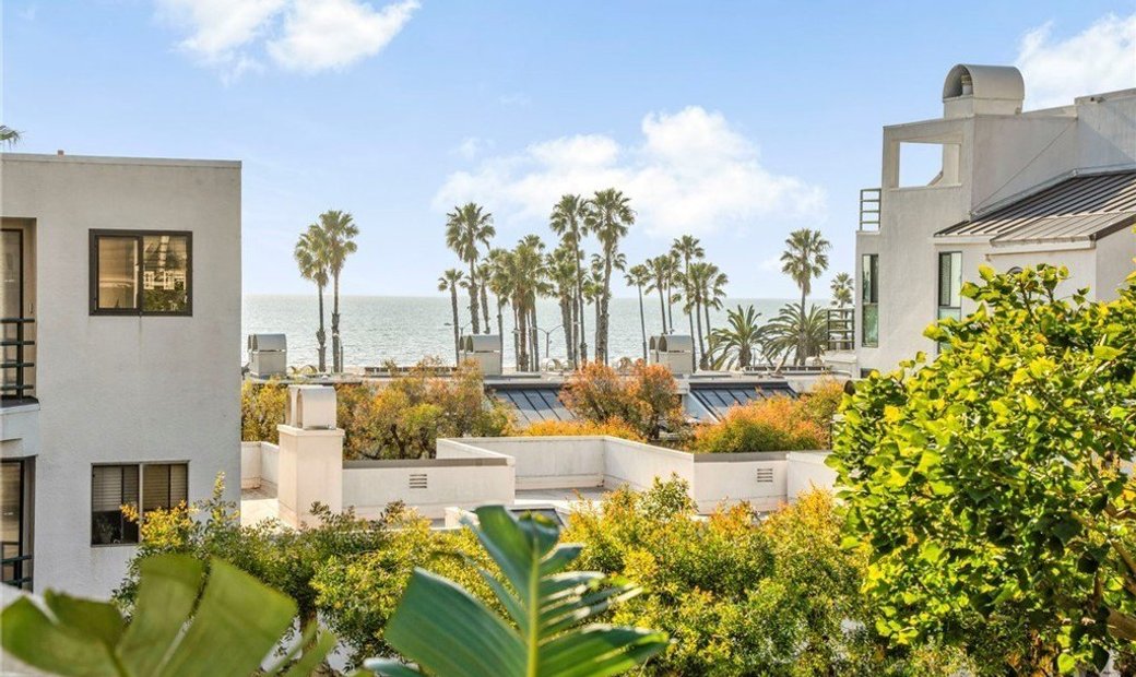 Ocean View Unit In Sea Colony In Santa Monica, California, United ...