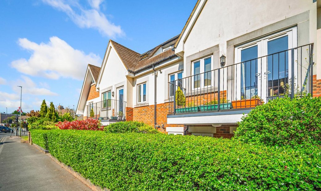 Coulsdon Road, Cr3 In Caterham, England, United Kingdom For Sale (15631089)