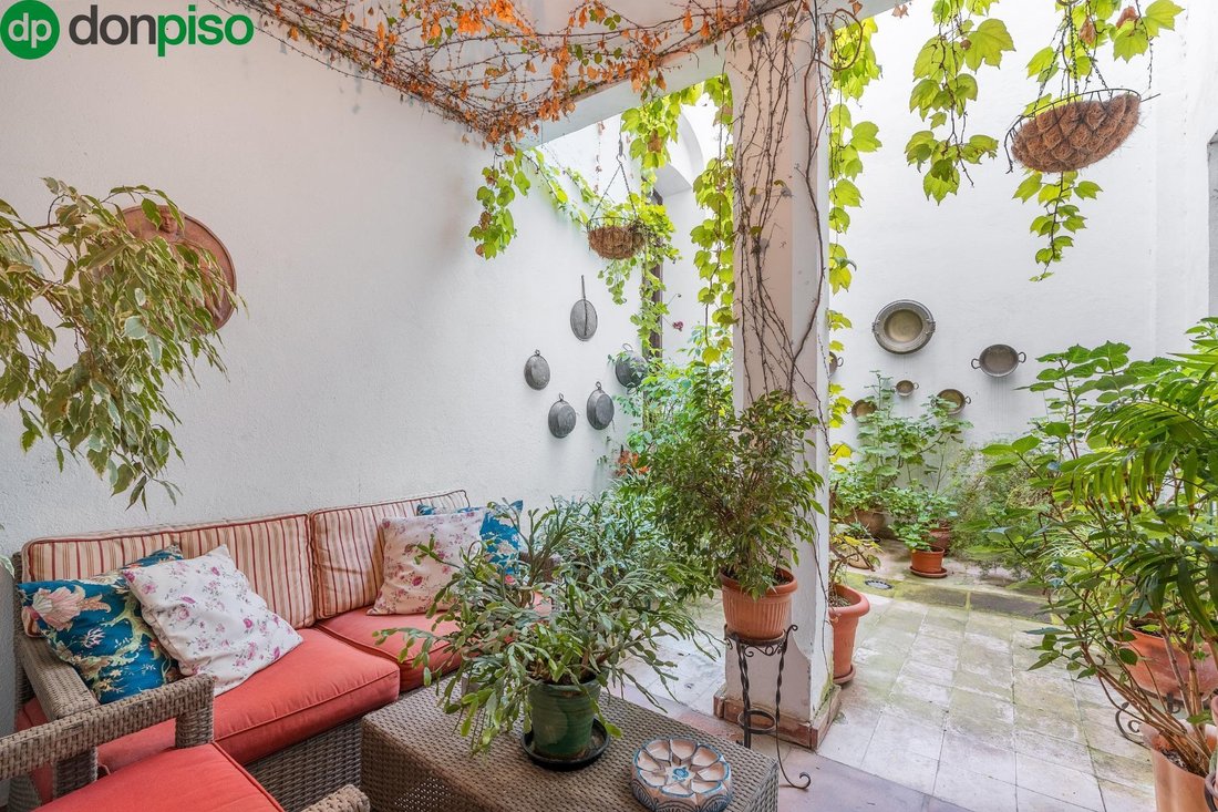 Granada House In Centro, Granada, Spain For Sale (15631320)