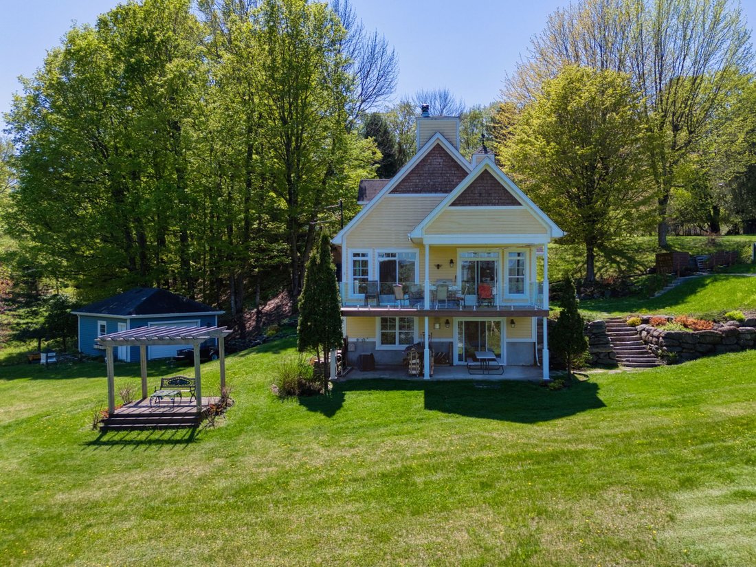 Austin, Québec In Austin, Quebec, Canada For Sale (15372313)