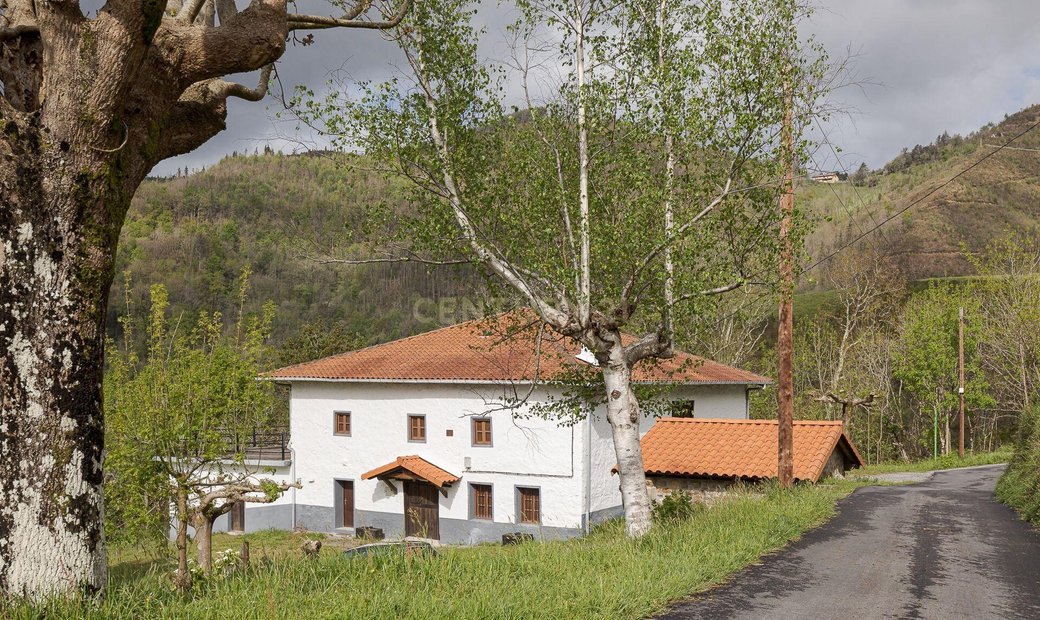 Atención A Esta Espectacular Casa En Mendaro. In Mendaro, Basque ...