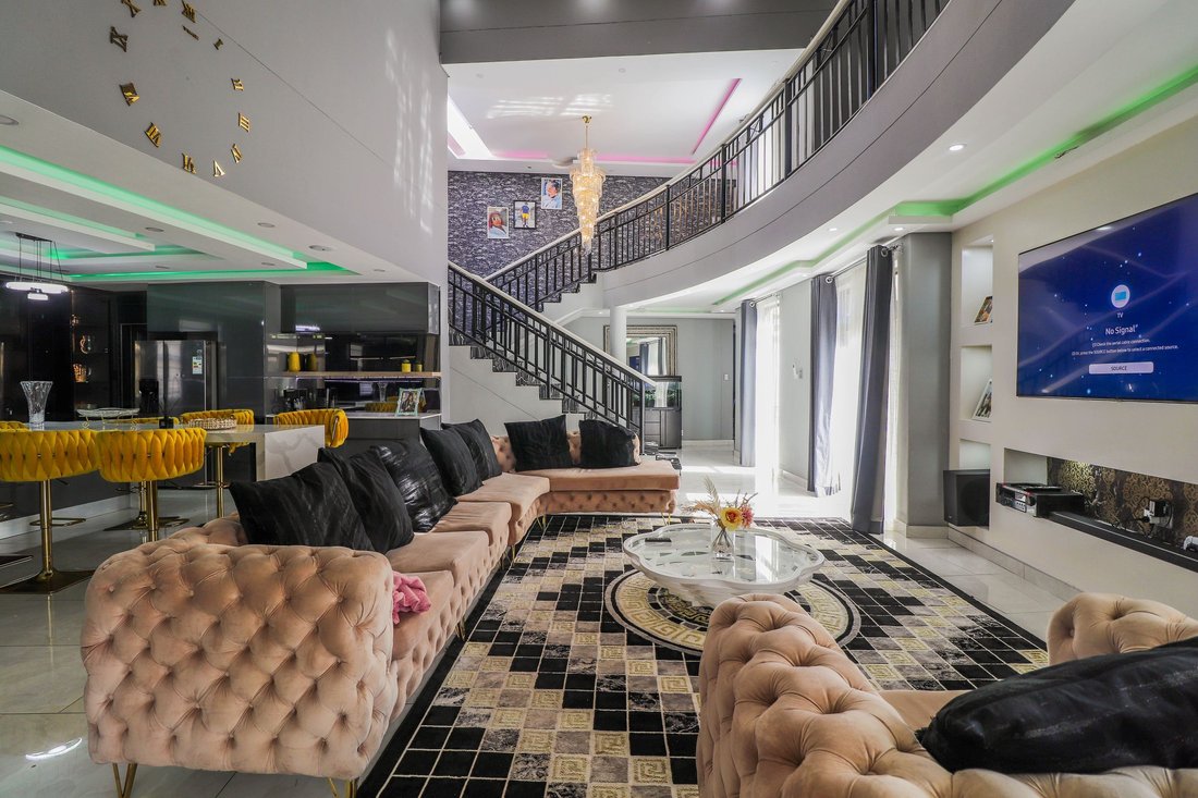 Luxury, Space & Style In A Prime In Vanderbijlpark, Gauteng, South ...