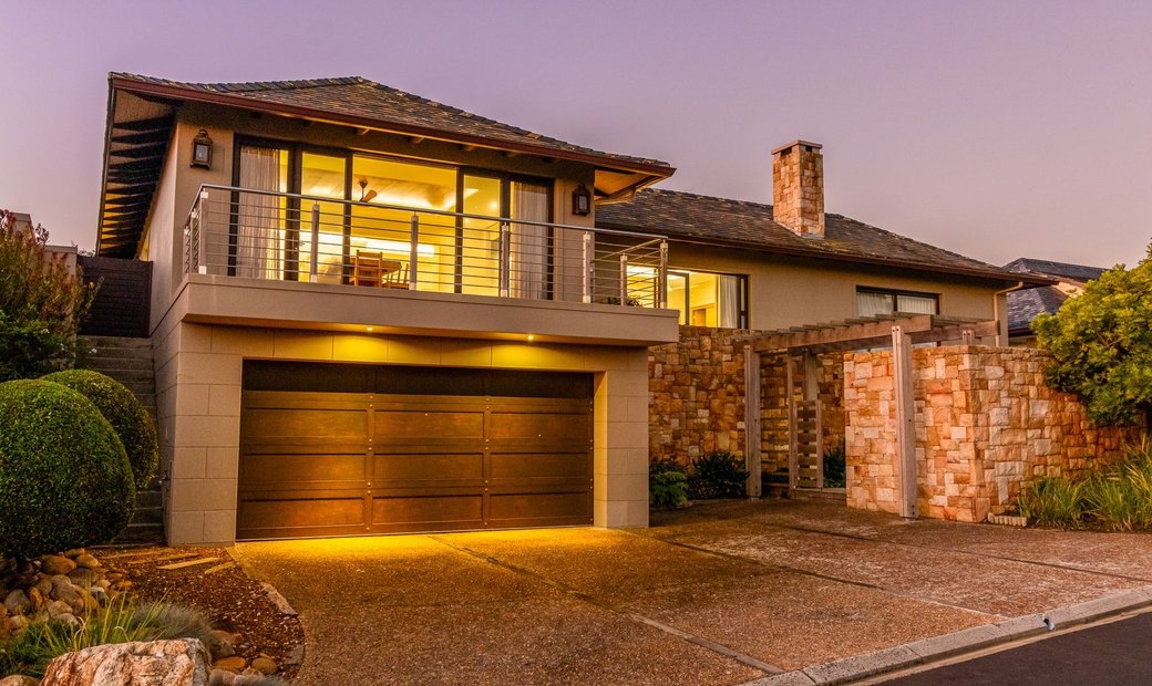 Luxurious Contemporary In Arabella Country Estate, Western Cape, South ...