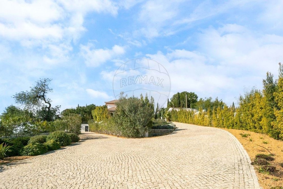 Exclusive Contemporary Villa With Stunning In Loulé, Faro District ...
