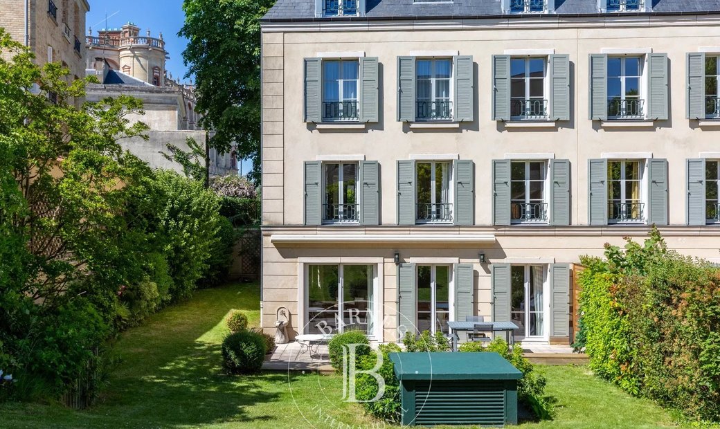 For Sale In Saint Germain En Laye, île De France, France For Sale ...