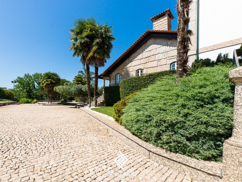 Magnificent T6 Property Located In In Sande (São Martinho), Braga ...