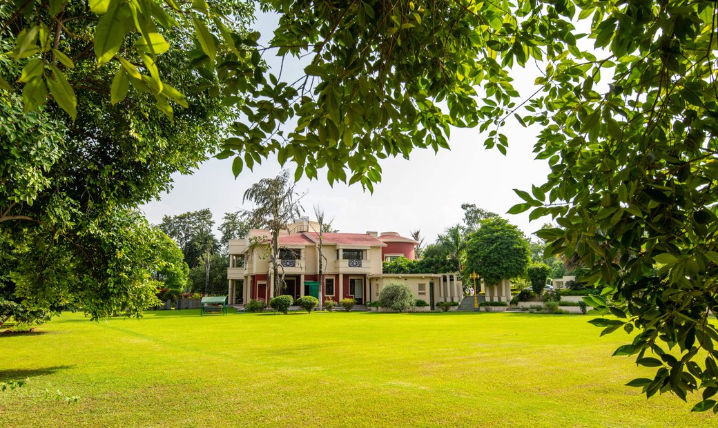 Farmhouse On Radhey Mohan Drive In New Delhi, Delhi, India For Sale ...