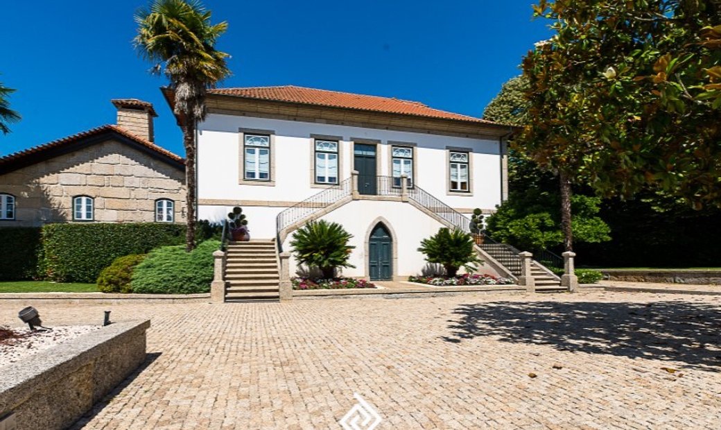 Magnificent T6 Property Located In In Sande (São Martinho), Braga ...