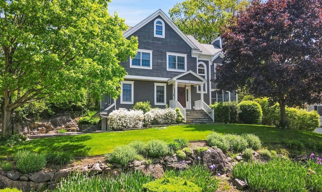 Stylish Fully Updated Colonial Home In Mount Kisco, New York, United ...