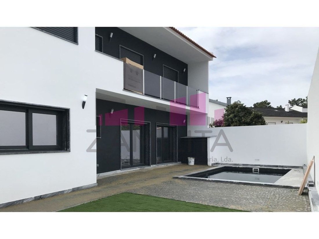 Amora Villa In Amora, Setubal, Portugal For Sale (15670638)