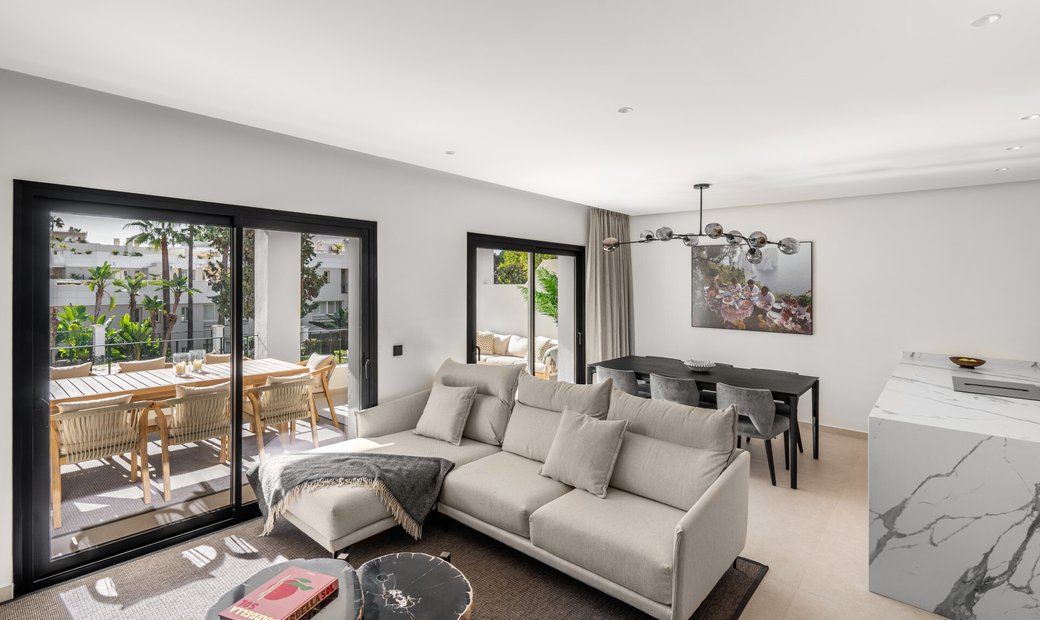 Casa Stuart, Elegant Duplex Penthouse With Solarium Aloha In Marbella, Spain For Sale (15671137)