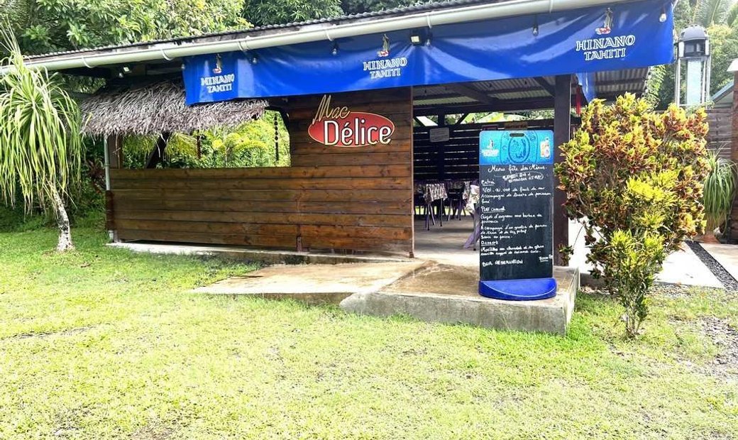 Tumaraa Restaurant, Bar In Tumaraa, Leeward Islands, French Polynesia ...