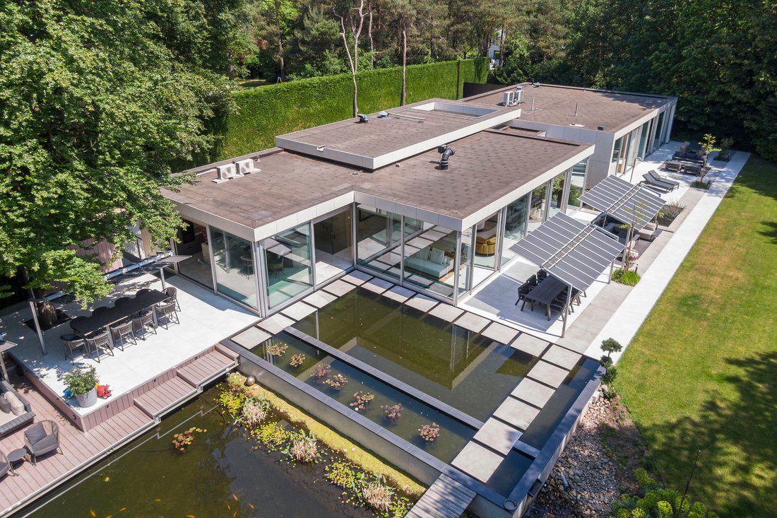 Luxurious And Exclusive Villa! In Teteringen, North Brabant ...