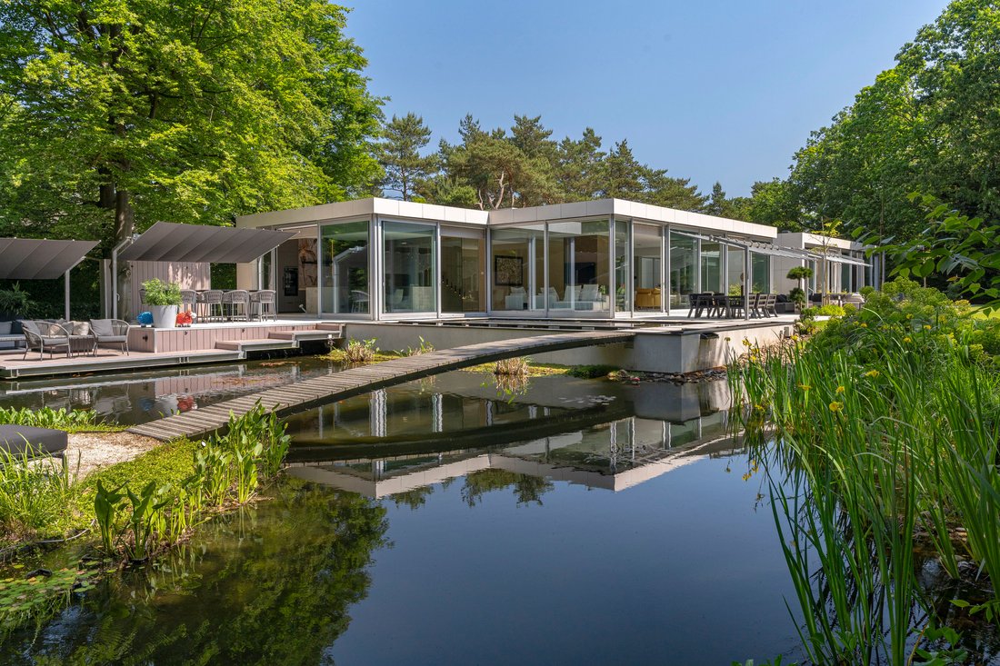 Luxurious And Exclusive Villa! In Teteringen, North Brabant ...